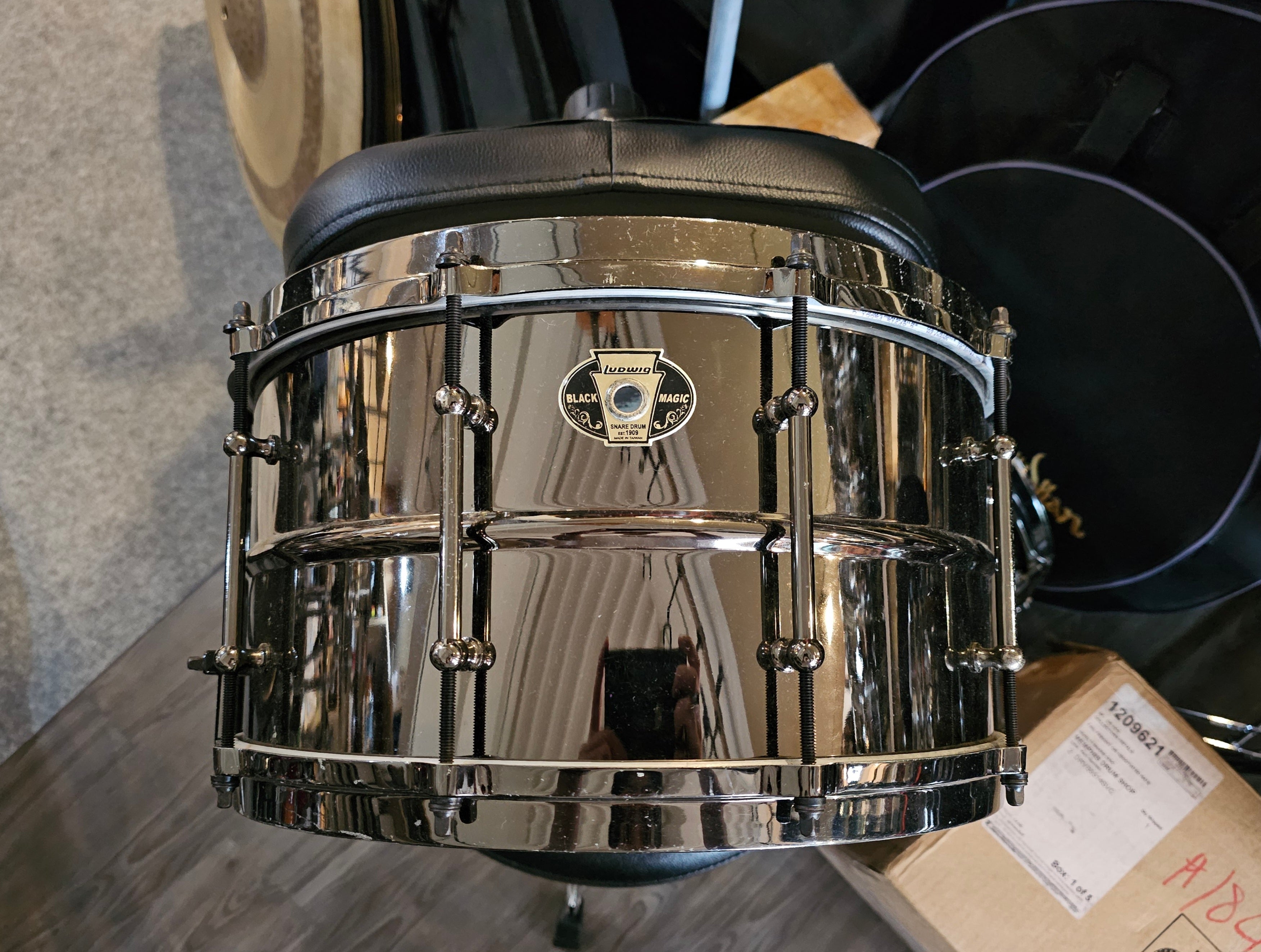 Ludwig Black magic 14x8 snare drum – All about Drums